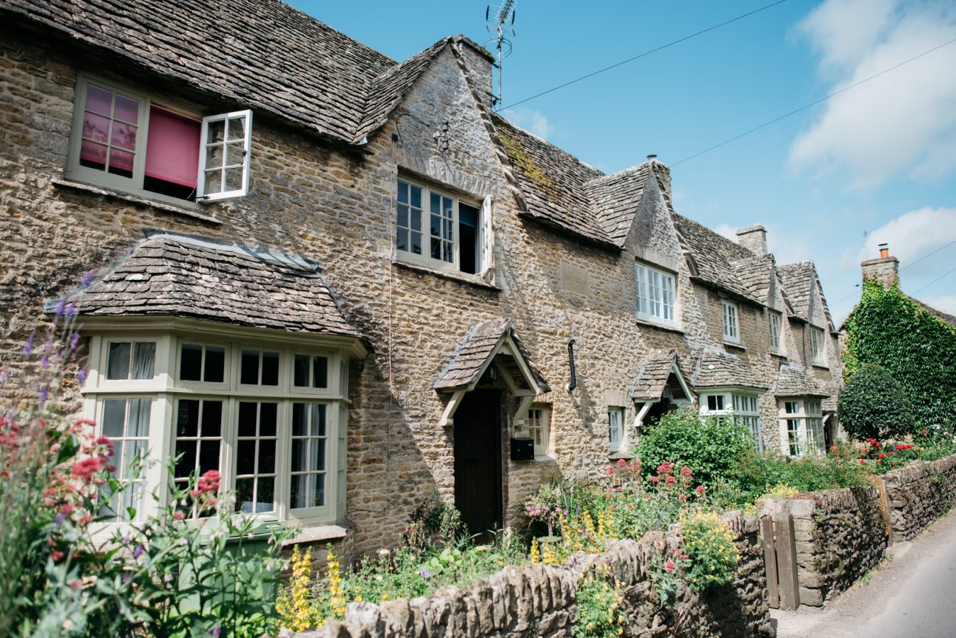 Oxleaze Barn wedding photographer | Lechlade - Tanli Joy Weddings