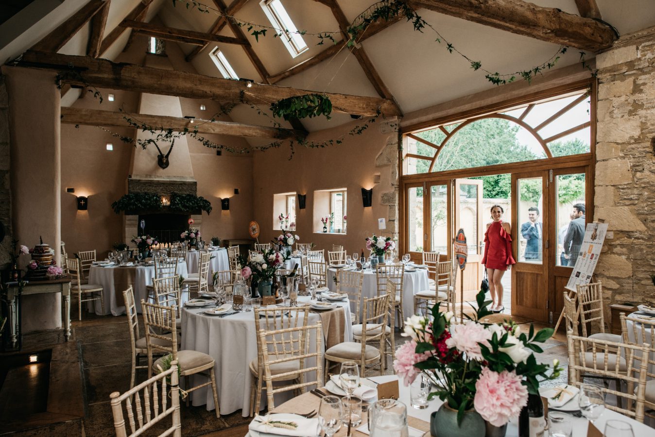 Oxleaze Barn wedding photographer | Lechlade - Tanli Joy Weddings